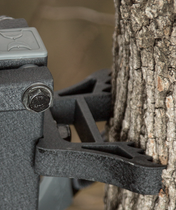 Hawk - Mega Combat Hang-On Treestand | Bow Hunting Gear at Great Prices ...