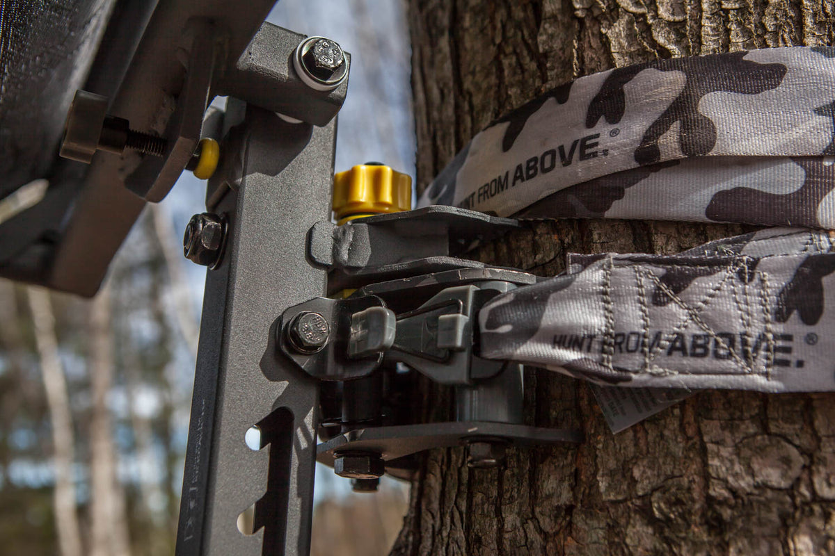 Hawk - HELIUM KICKBACK LVL HANG-ON | Bow hunting hang on treestand ...